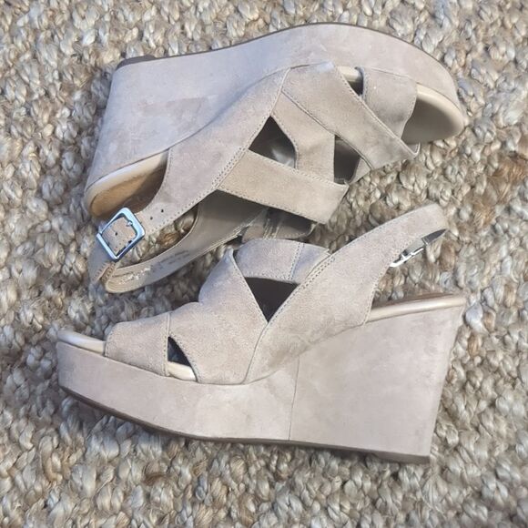 Shoes | Clarks Artisan Sandals 75 Platform Sand Suede Wedge Gray ...
